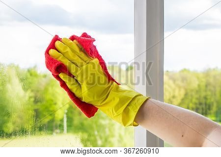 Window Washing Home Image & Photo (Free Trial) | Bigstock