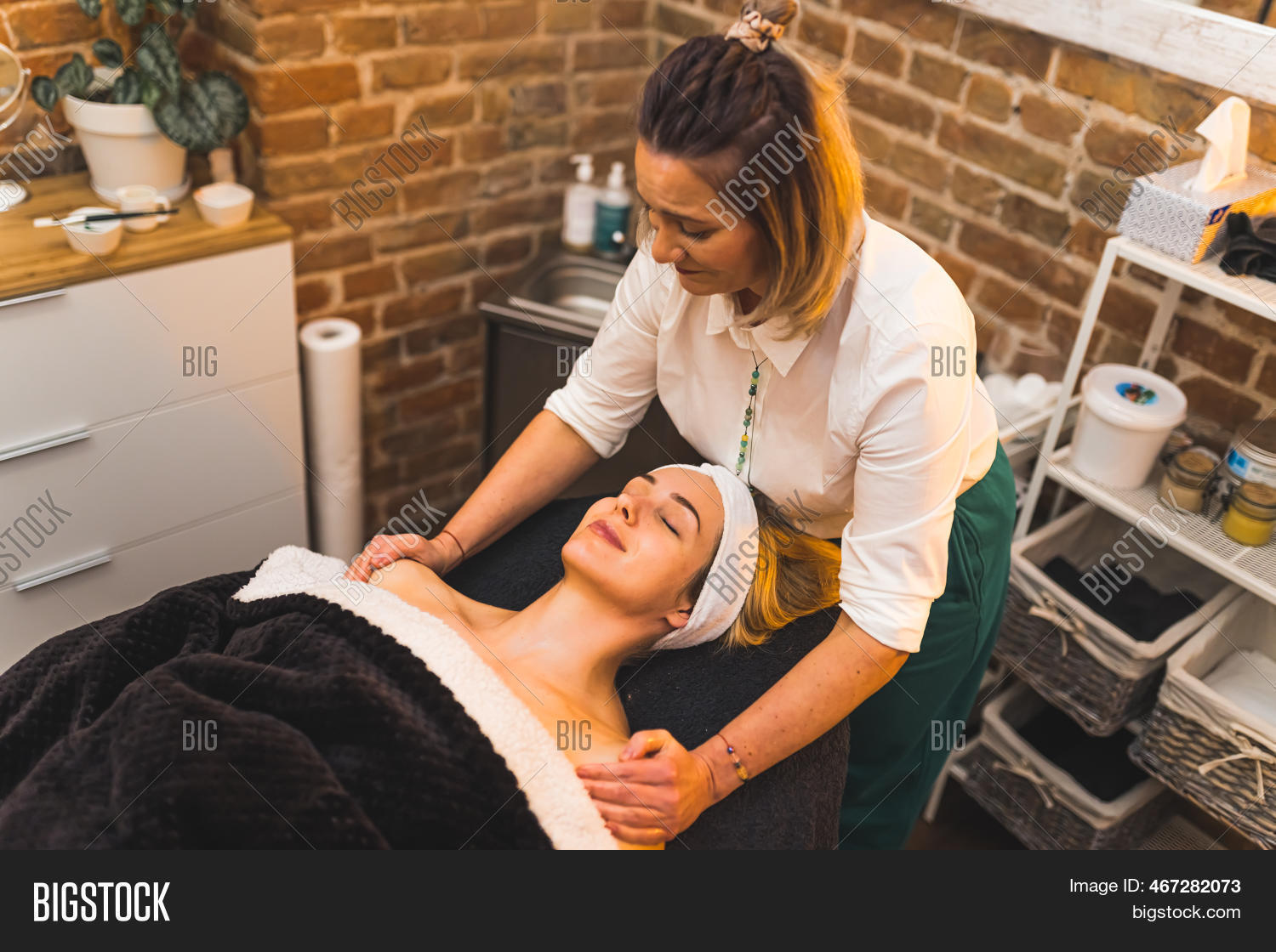 Focused Female Image & Photo (Free Trial) | Bigstock