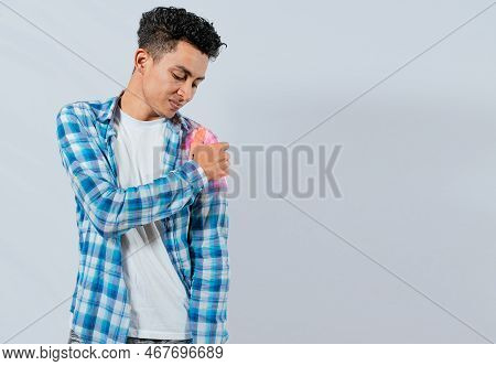 Young Man Shoulder Image & Photo (Free Trial) | Bigstock
