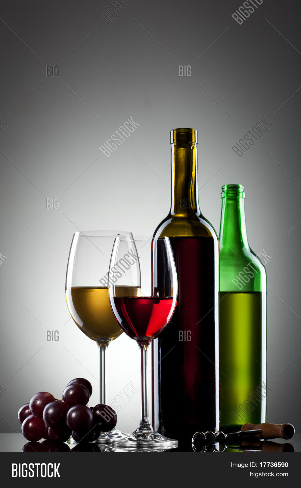 Imagen y foto En Vasos Con Uva Y (prueba gratis) | Bigstock