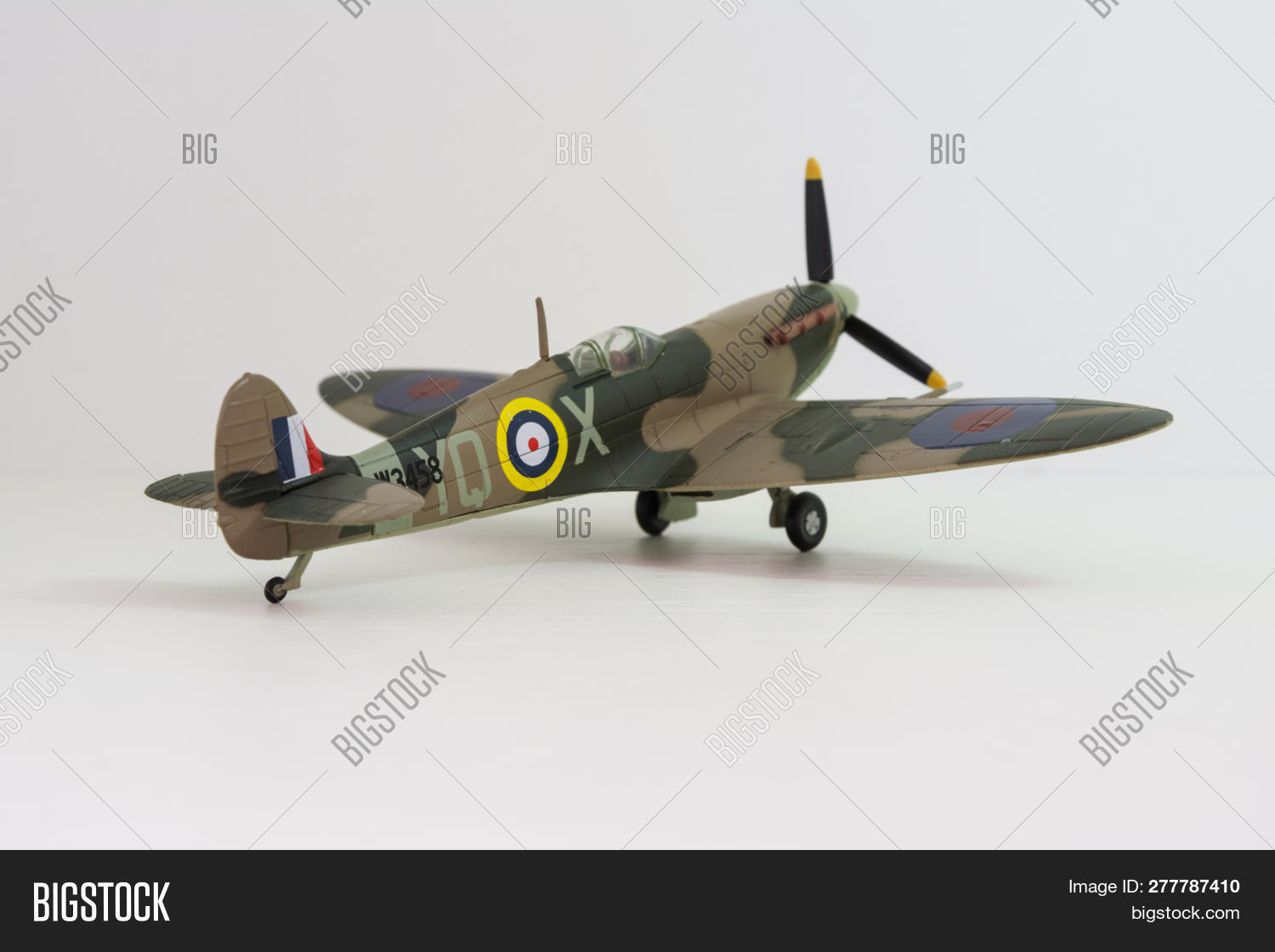Supermarine Spitfire Image & Photo (Free Trial) | Bigstock
