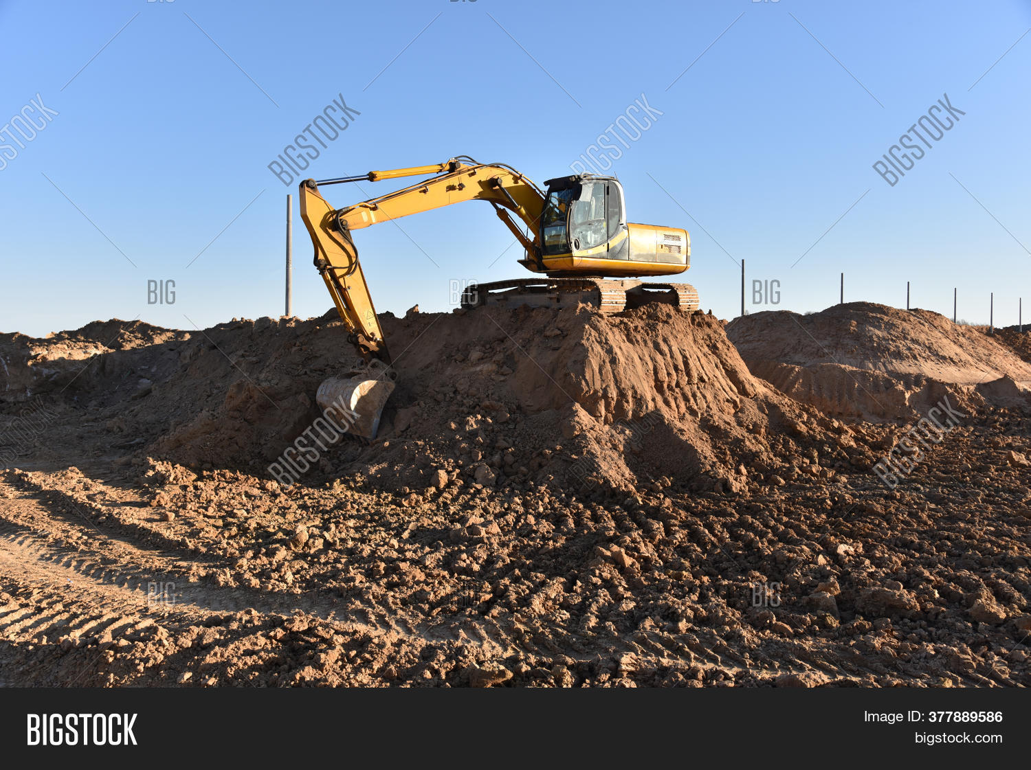 Digging Pit Foundation Image & Photo (Free Trial) | Bigstock