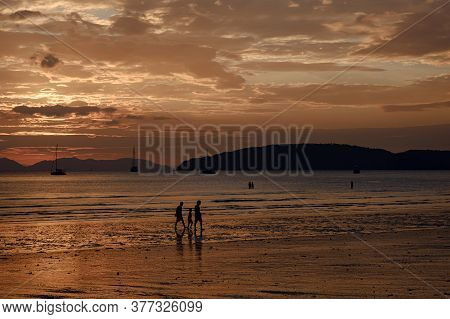 People Walking Beach Image & Photo (Free Trial) | Bigstock