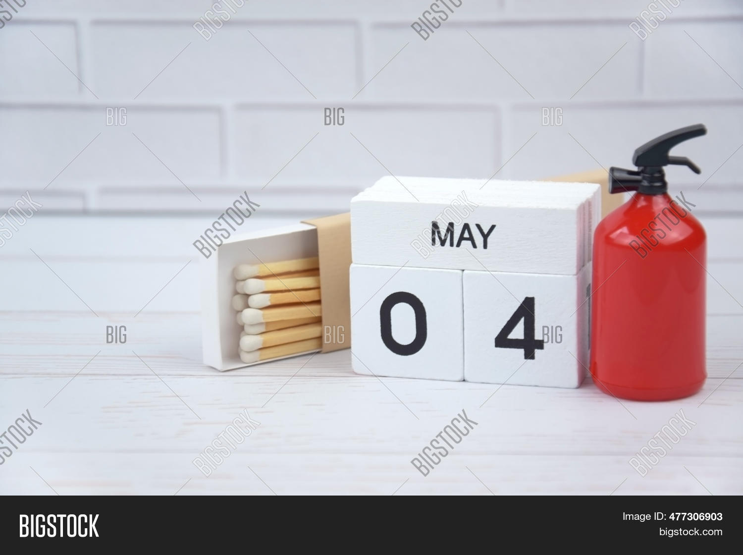 Calendar May 4 Day Image & Photo (Free Trial) | Bigstock