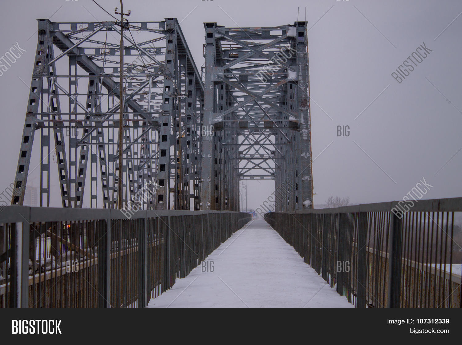 Metal Structure Bridge Image & Photo (Free Trial) | Bigstock
