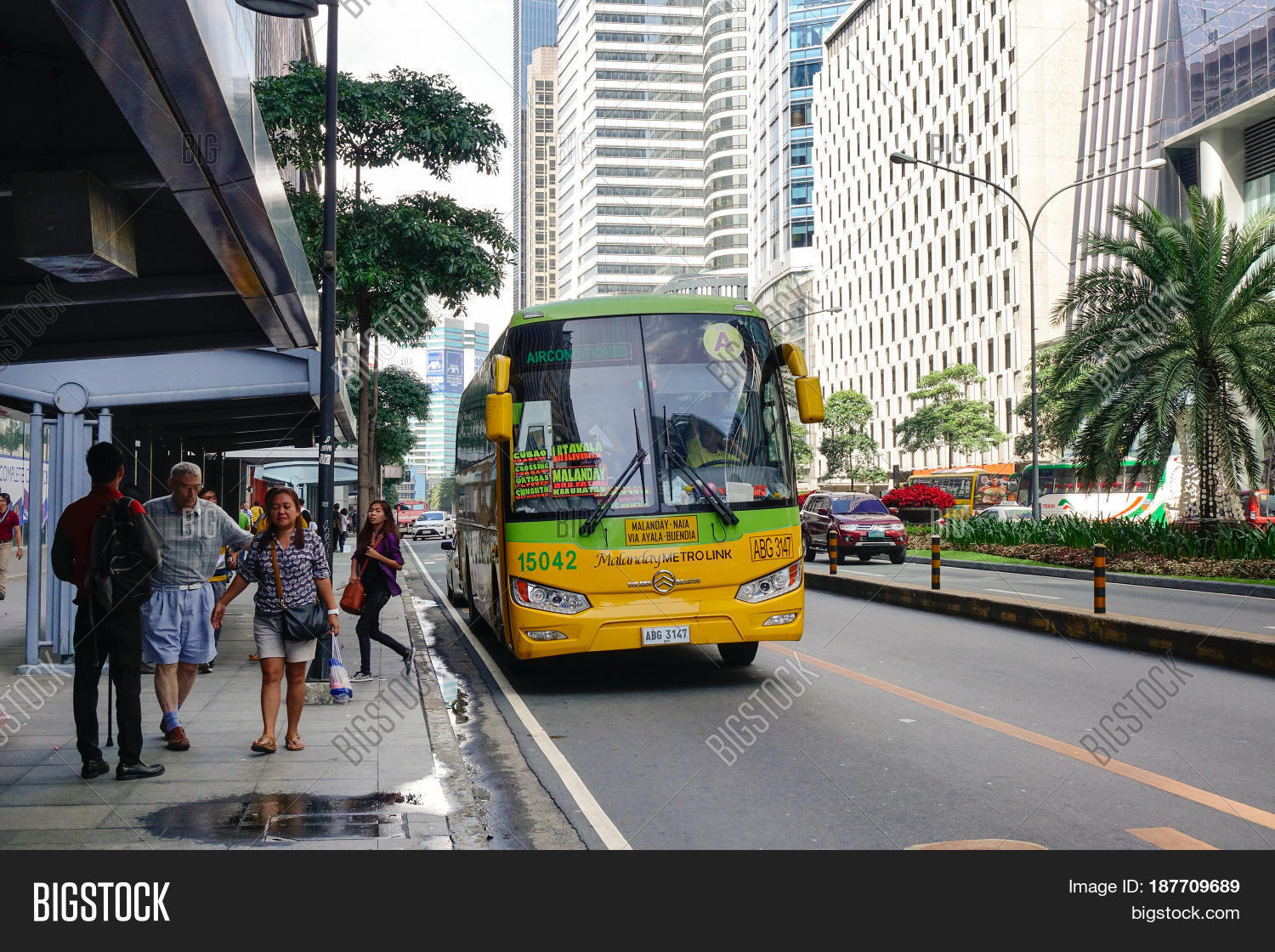 Street Downtown Manila Image & Photo (Free Trial) | Bigstock