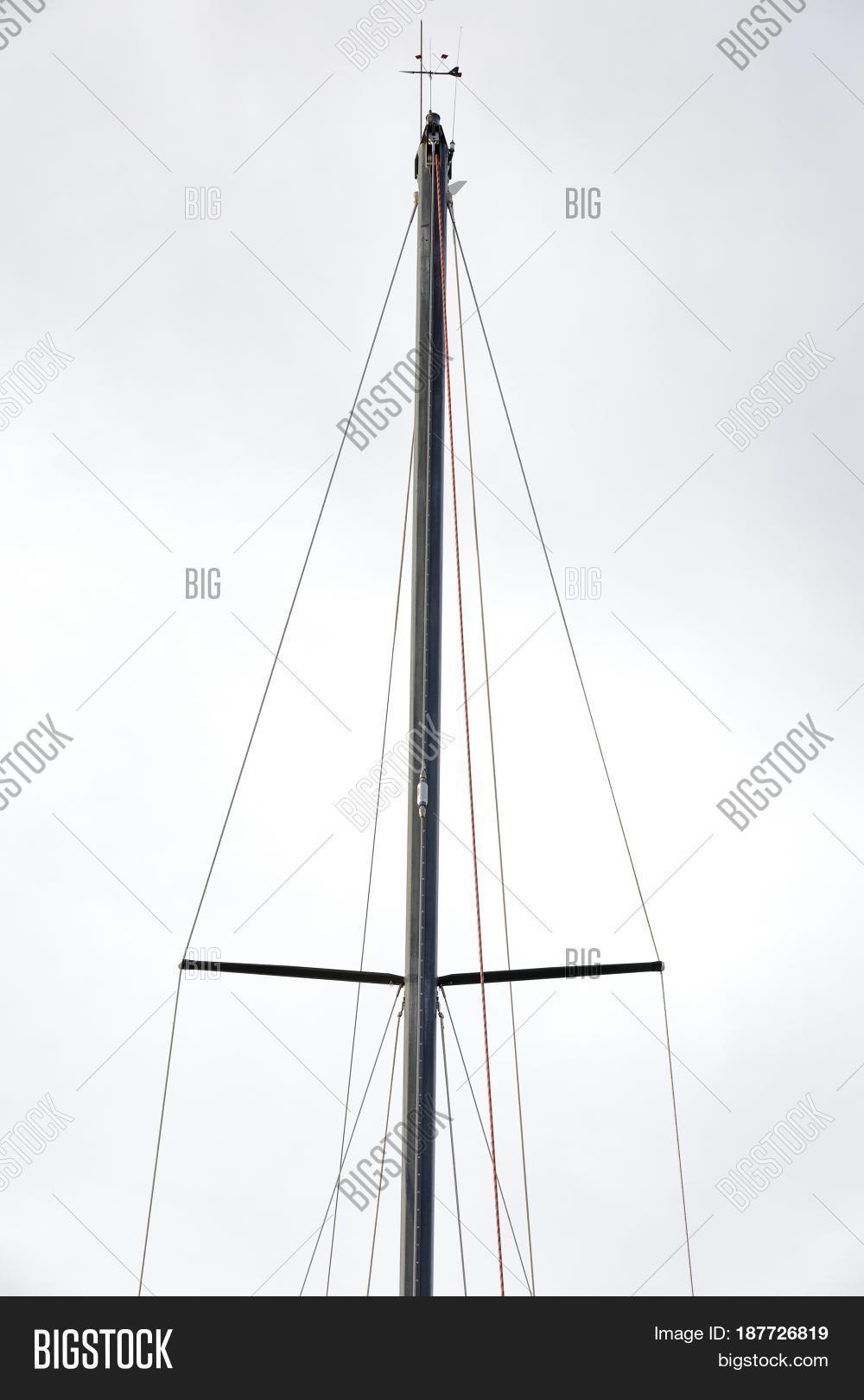 Mainmast Sailboat Image & Photo (Free Trial) | Bigstock