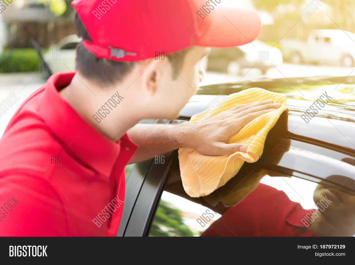 Man Cleaning Car - Image & Photo (Free Trial) | Bigstock