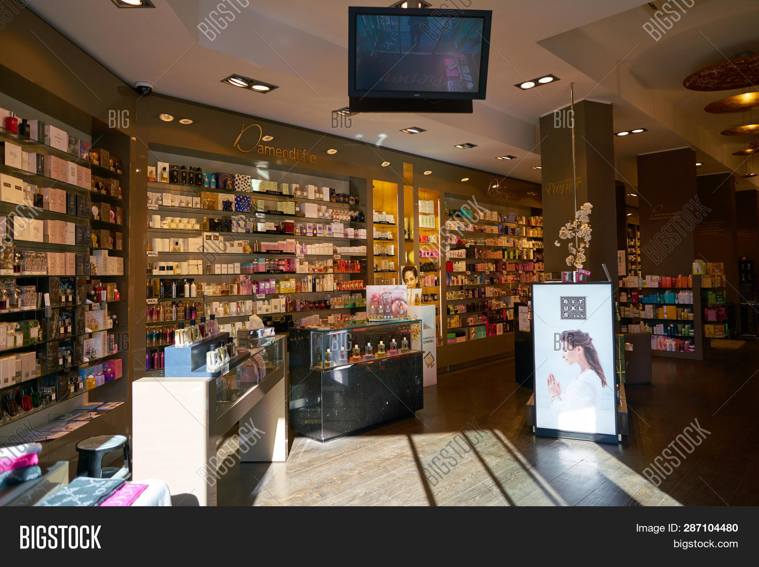 DUSSELDORF, GERMANY - Image & Photo (Free Trial) | Bigstock