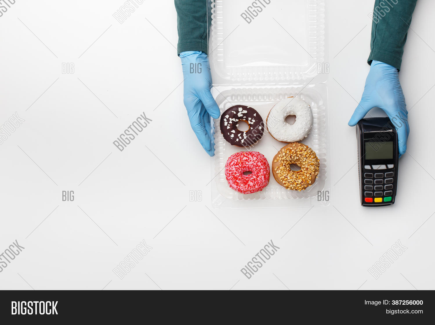 Modern Contactless Image & Photo (Free Trial) | Bigstock