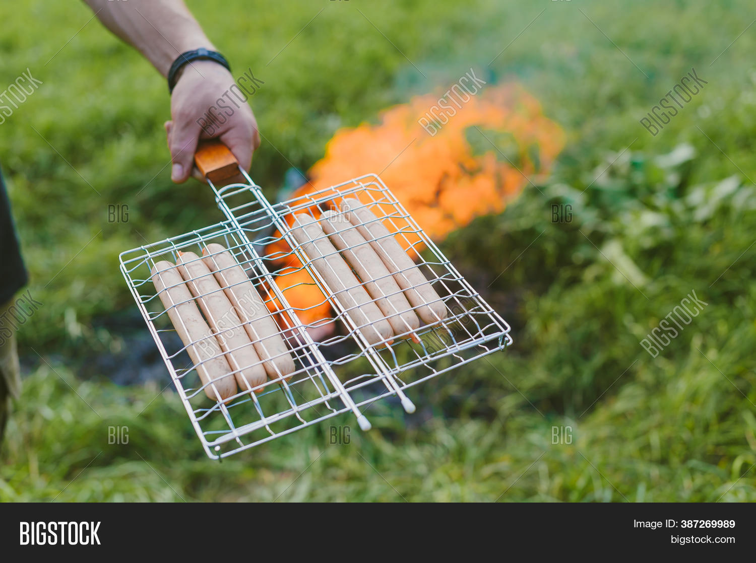 Man Grate His Hand Image & Photo (Free Trial) | Bigstock