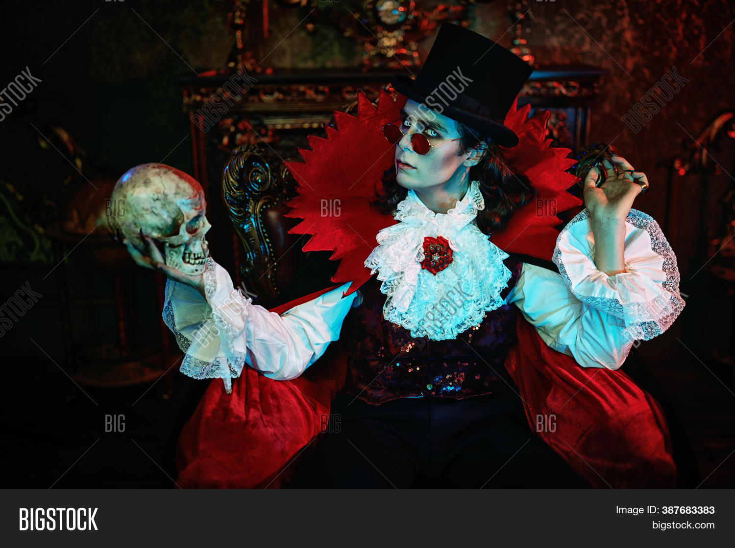 Bloodthirsty Vampire Image & Photo (Free Trial) | Bigstock