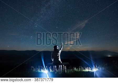 Back View Astronaut Image & Photo (Free Trial) | Bigstock