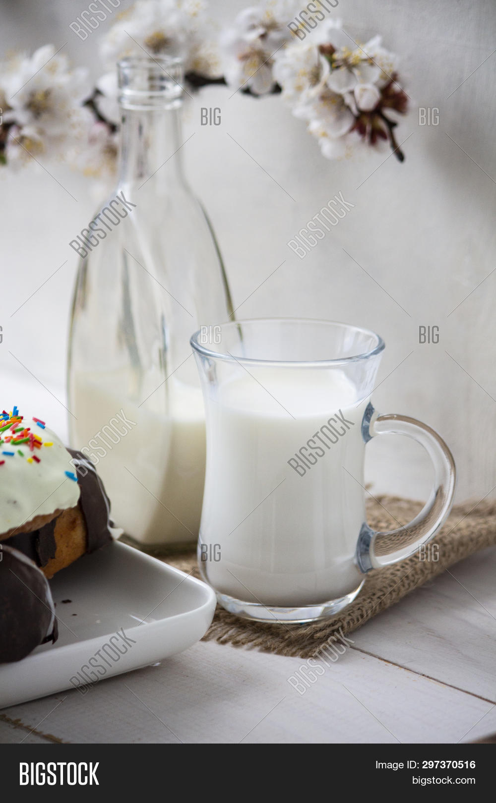 Delicious Fresh Milk Image & Photo (Free Trial) | Bigstock