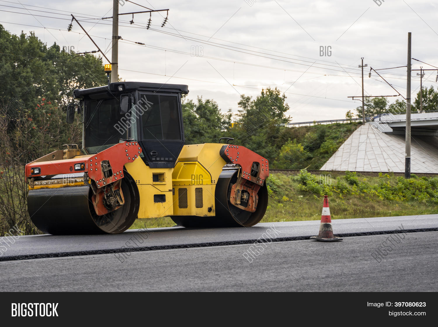 Asphalt Road Roller Image & Photo (Free Trial) | Bigstock