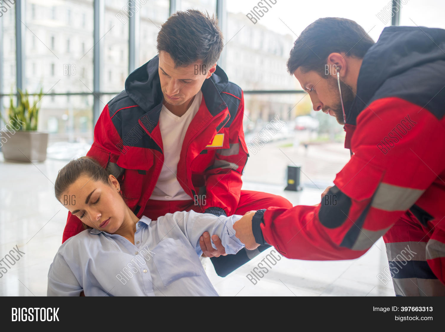 Ambulance Crew Giving Image & Photo (Free Trial) | Bigstock