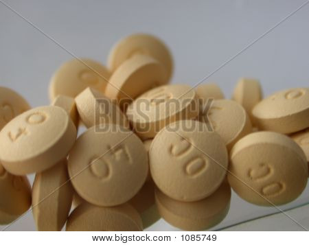 Yellow Pain Pills Image & Photo (Free Trial) | Bigstock