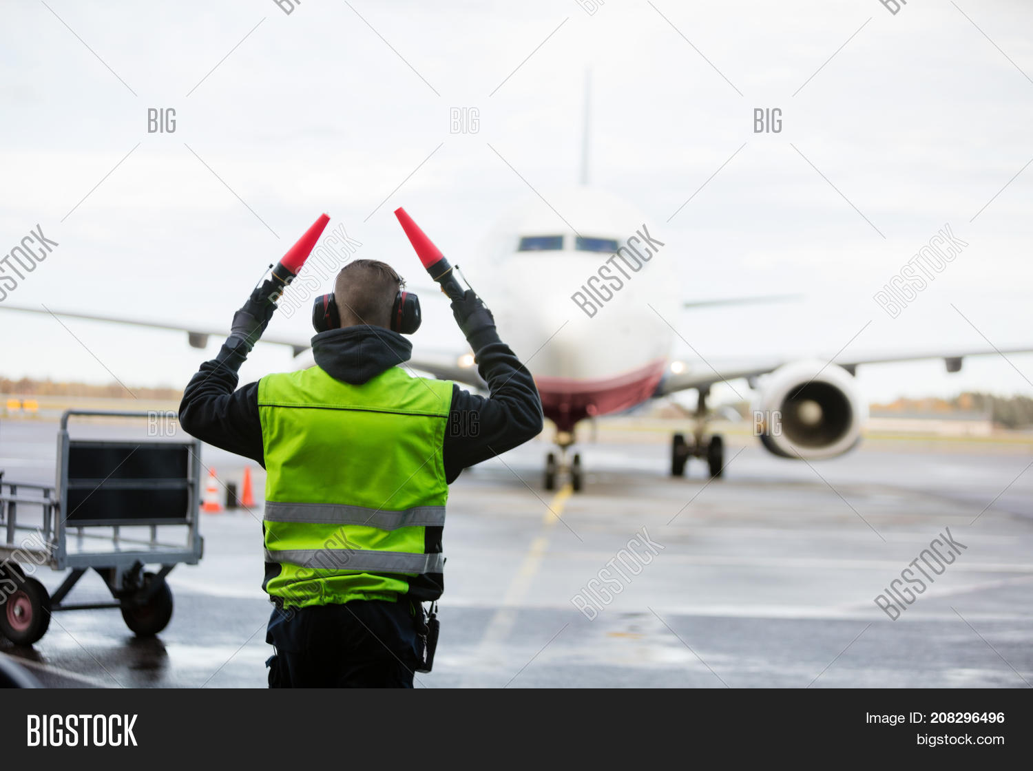 Ground Crew Signaling Image & Photo (Free Trial) | Bigstock