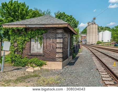 Small Railroad Image & Photo (Free Trial) | Bigstock