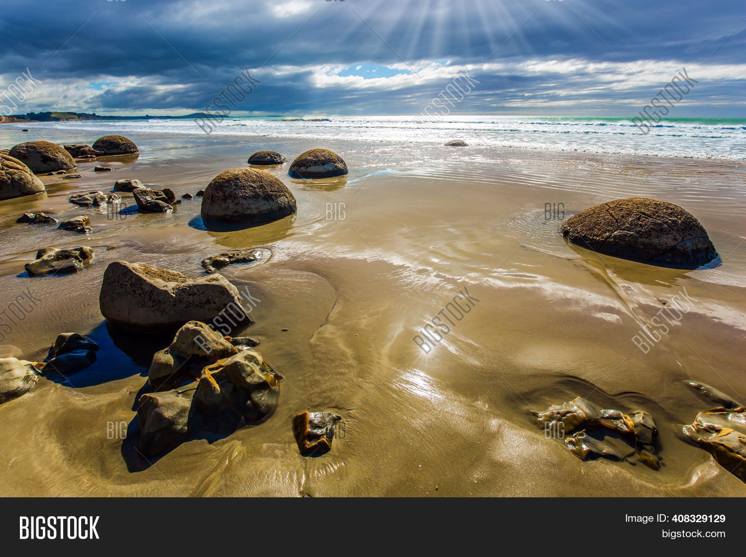 Low Tide Pacific Ocean Image & Photo (Free Trial) | Bigstock