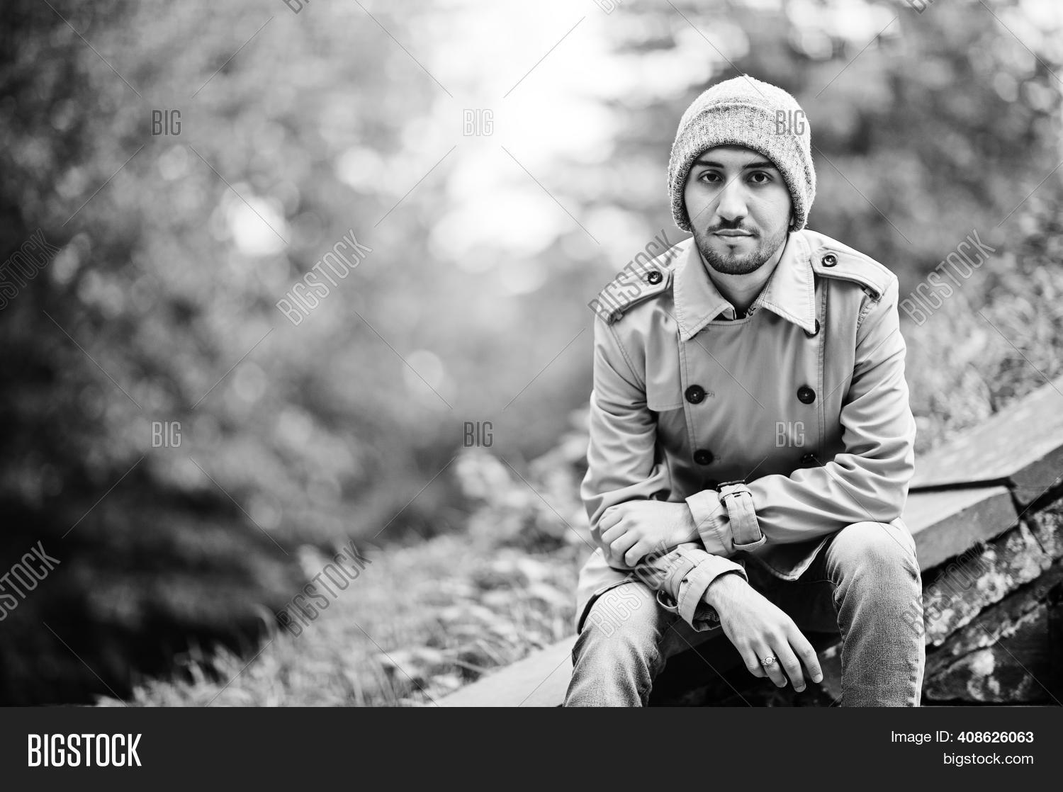 Stylish Kuwaiti Man Image & Photo (Free Trial) | Bigstock
