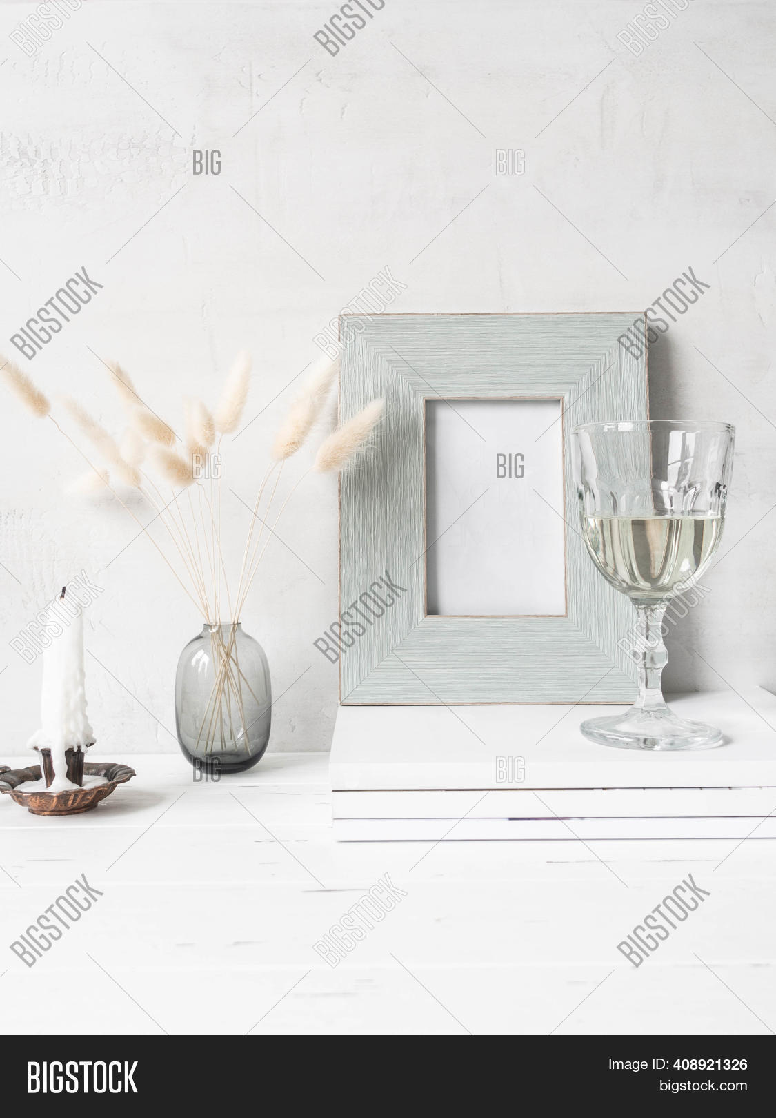 Modern Feminine Still Image & Photo (Free Trial) | Bigstock