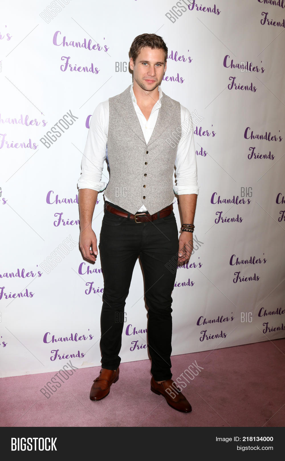 LOS ANGELES - DEC 10: Image & Photo (Free Trial) | Bigstock