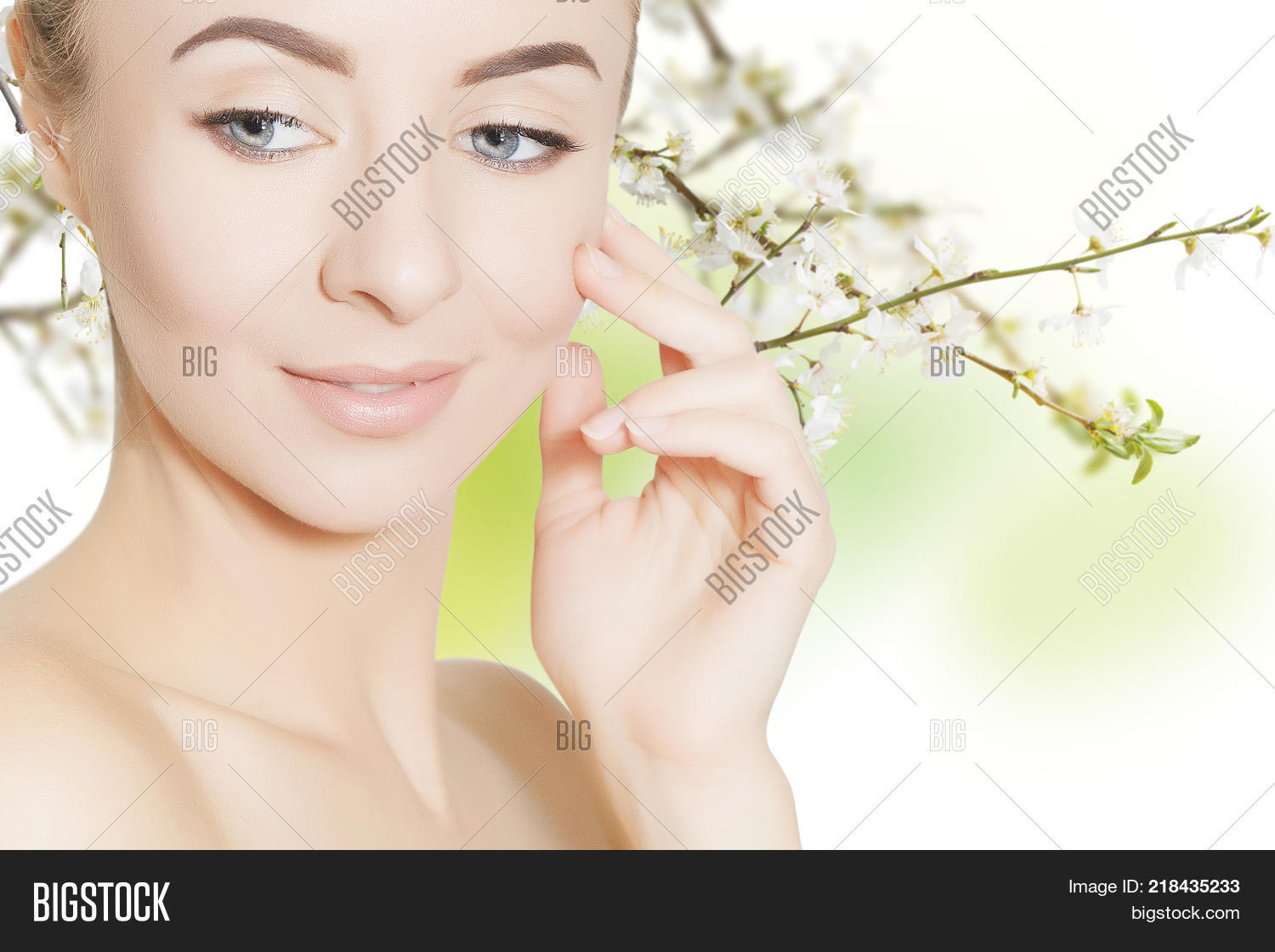 Portrait Wom Woman Image & Photo (Free Trial) | Bigstock