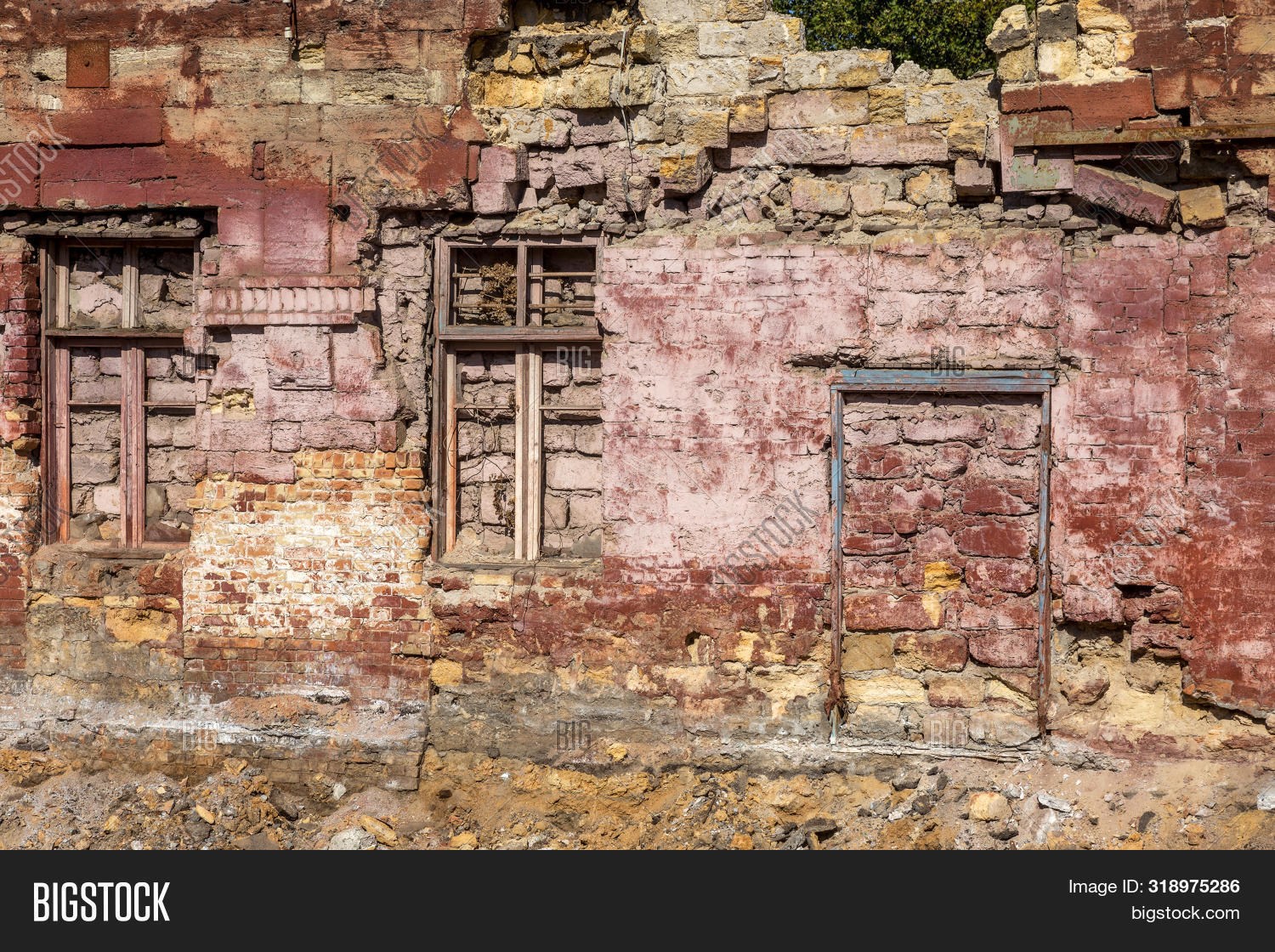 Old Wall Destroyed Image & Photo (Free Trial) | Bigstock