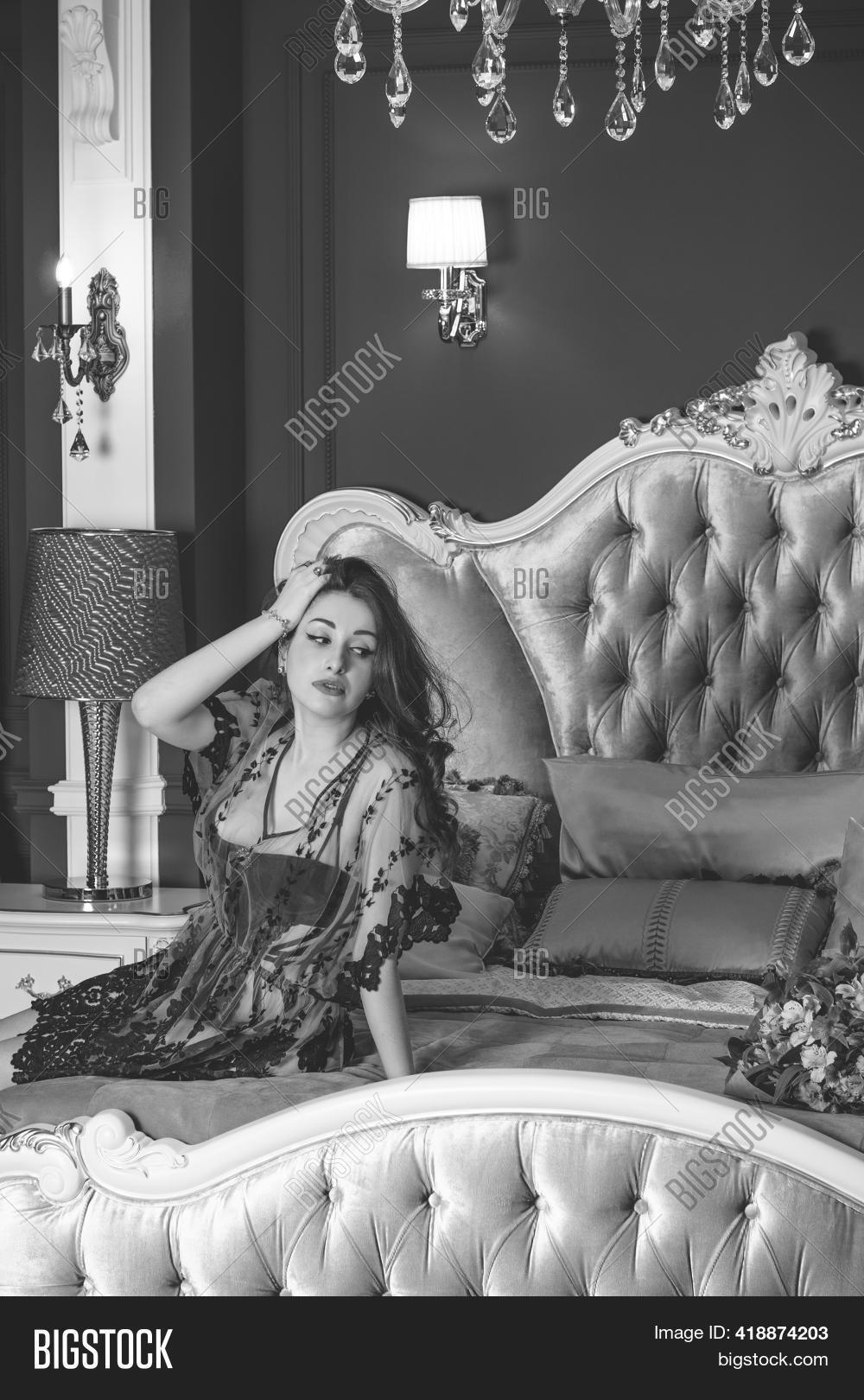 Pretty Sumptuous Woman Image & Photo (Free Trial) | Bigstock