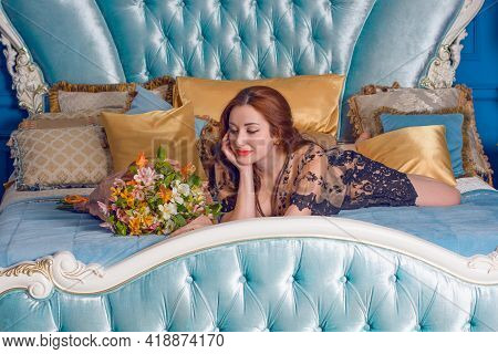 Pretty Sumptuous Woman Image & Photo (Free Trial) | Bigstock