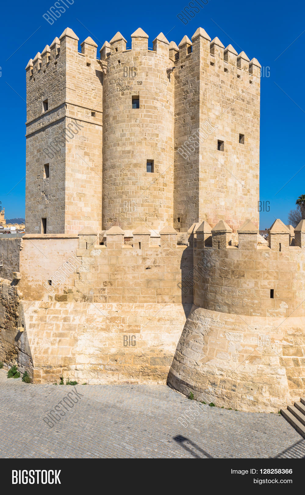 Calahorra Tower Image & Photo (Free Trial) | Bigstock