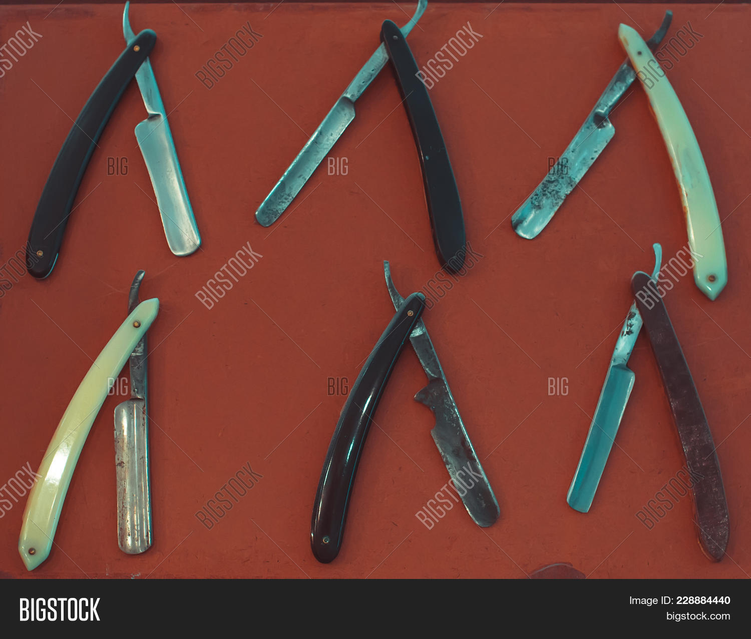 Razor On Res Image & Photo (Free Trial) | Bigstock