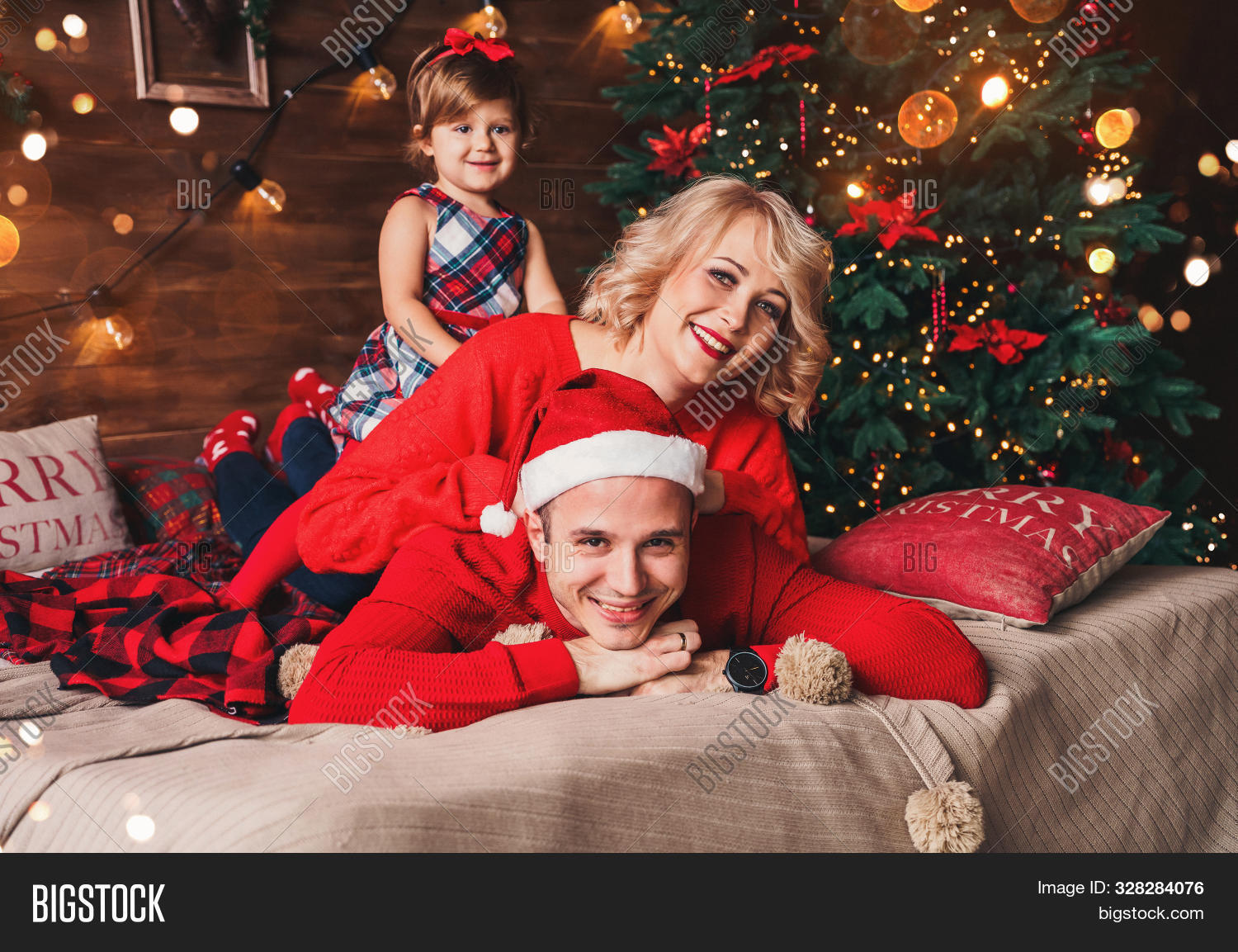Family Christmas Santa Image & Photo (Free Trial) | Bigstock