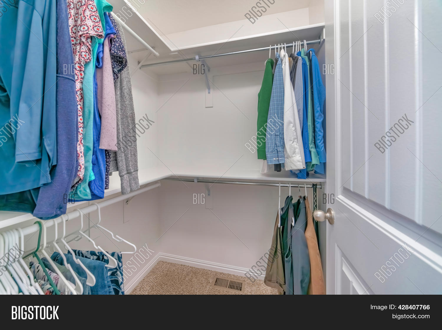 Walk Closet L-shaped Image & Photo (Free Trial) | Bigstock