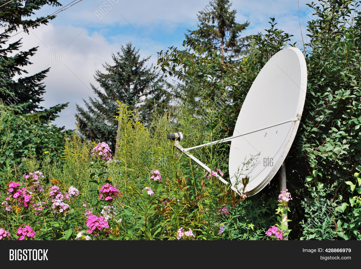 Satellite Dish Image & Photo (Free Trial) | Bigstock