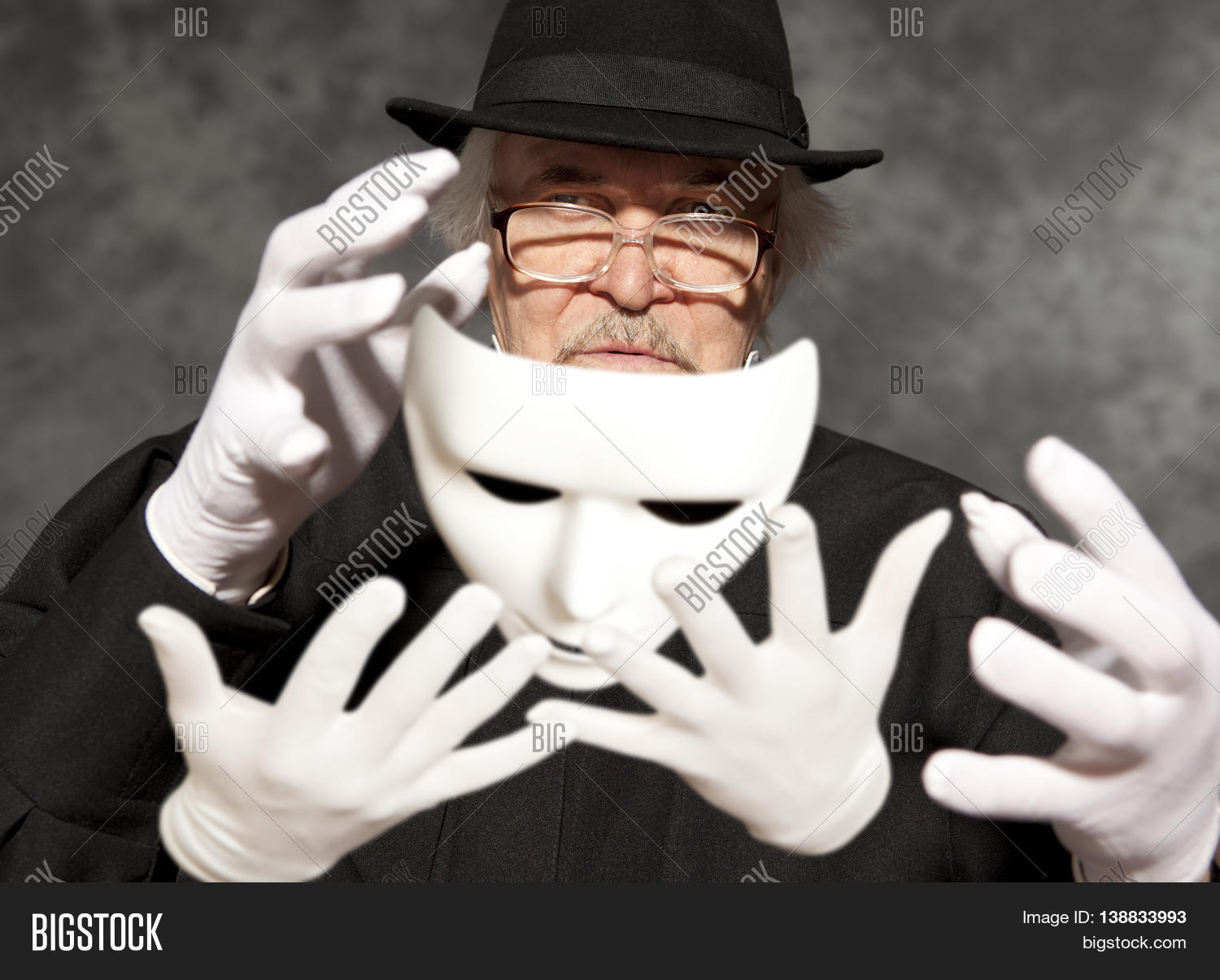 Magician Top Hat Image & Photo (Free Trial) | Bigstock