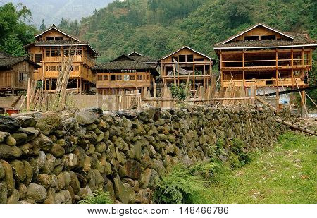 Luo 图片、插图和矢量图（免费） - Bigstock