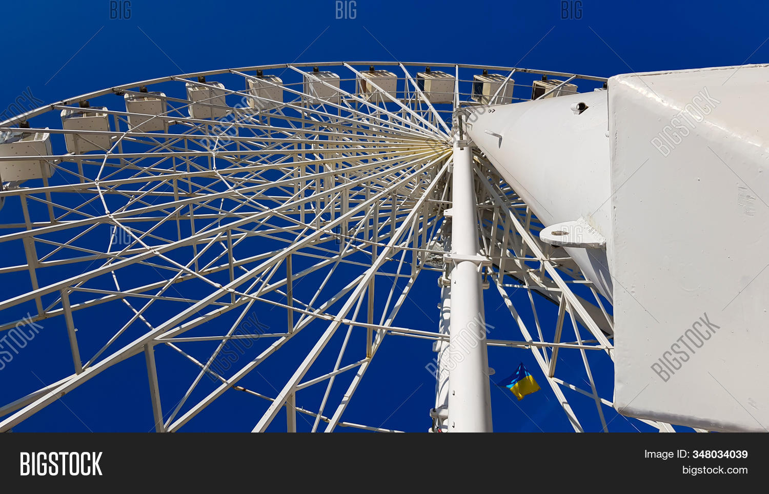 Big White Ferris Wheel Image & Photo (Free Trial) | Bigstock