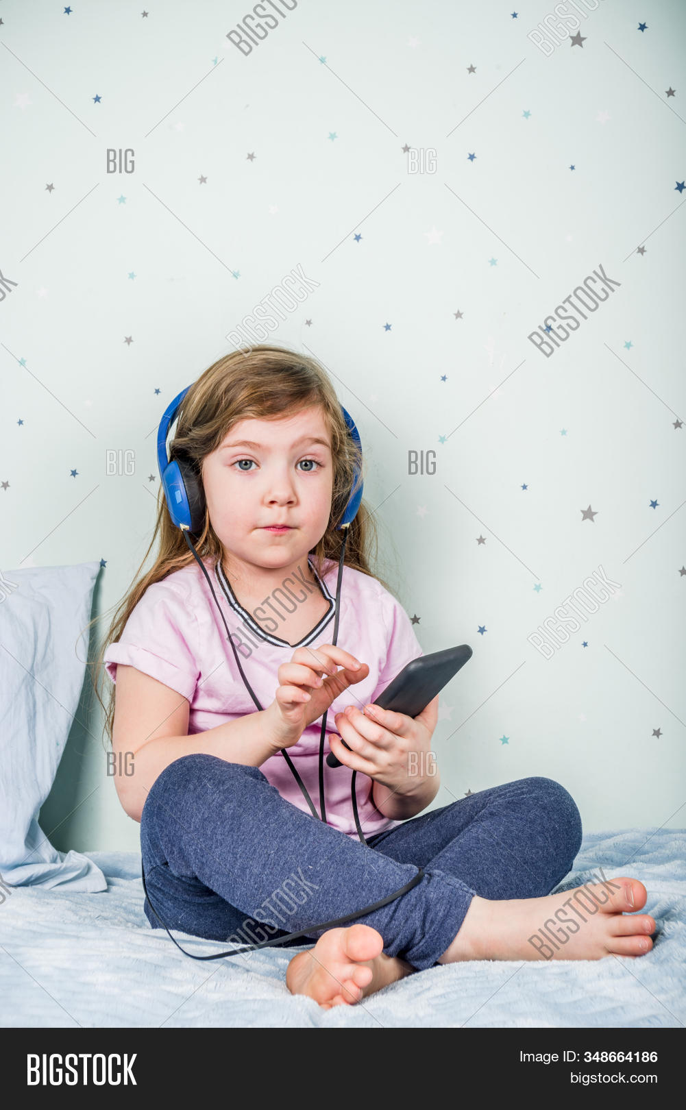 Kids Gaming Video Image & Photo (Free Trial) | Bigstock