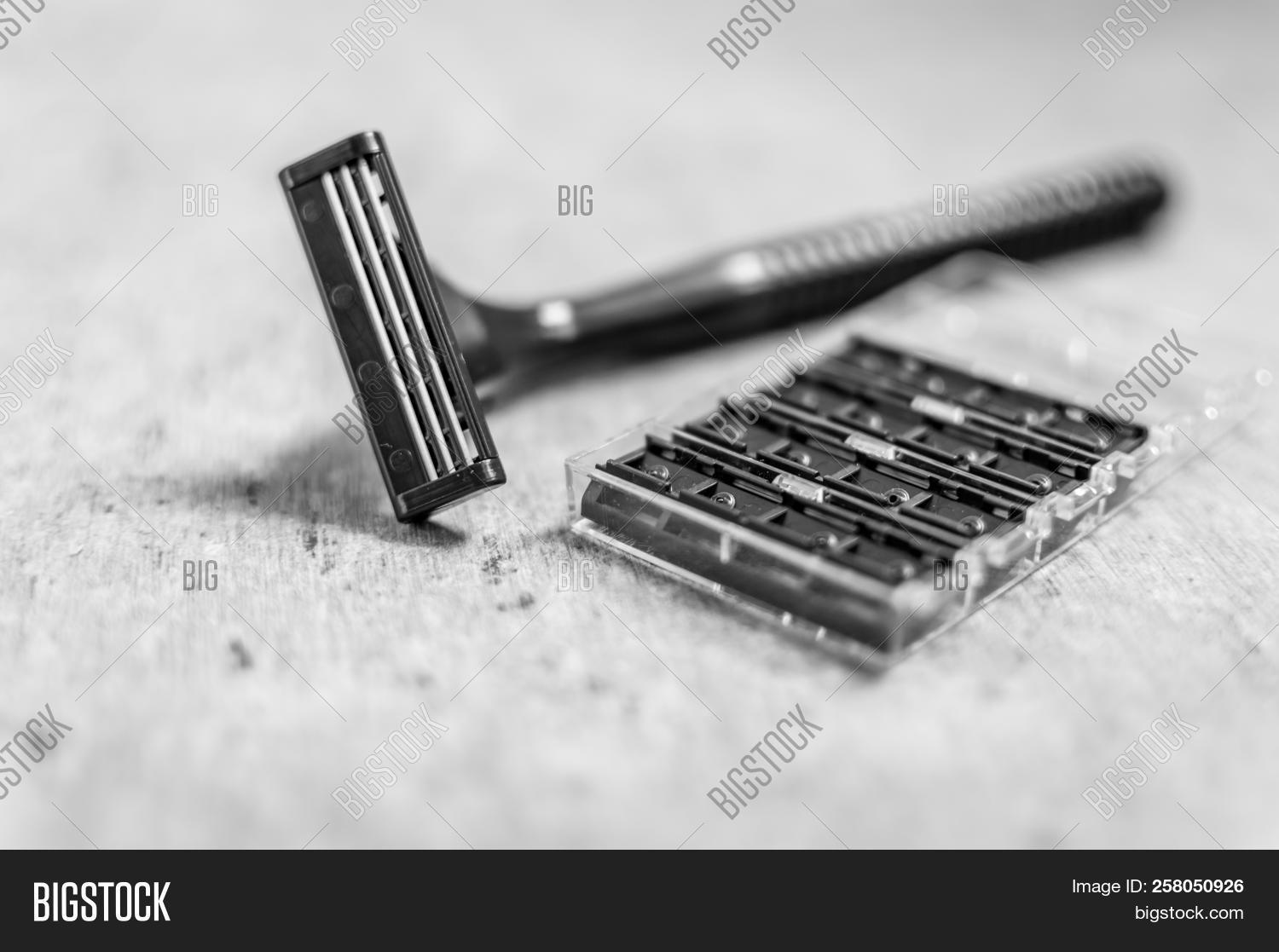Man's Shaving Machine Image & Photo (Free Trial) | Bigstock