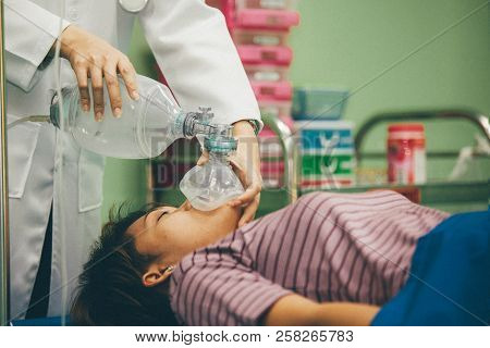 Imagen y foto Cpr Training Cpr (prueba gratis) | Bigstock