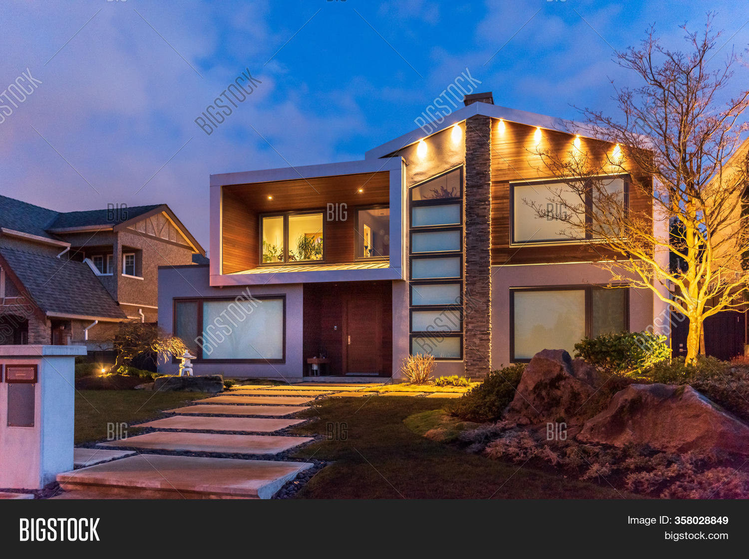 Luxury House Night Image & Photo (Free Trial) | Bigstock