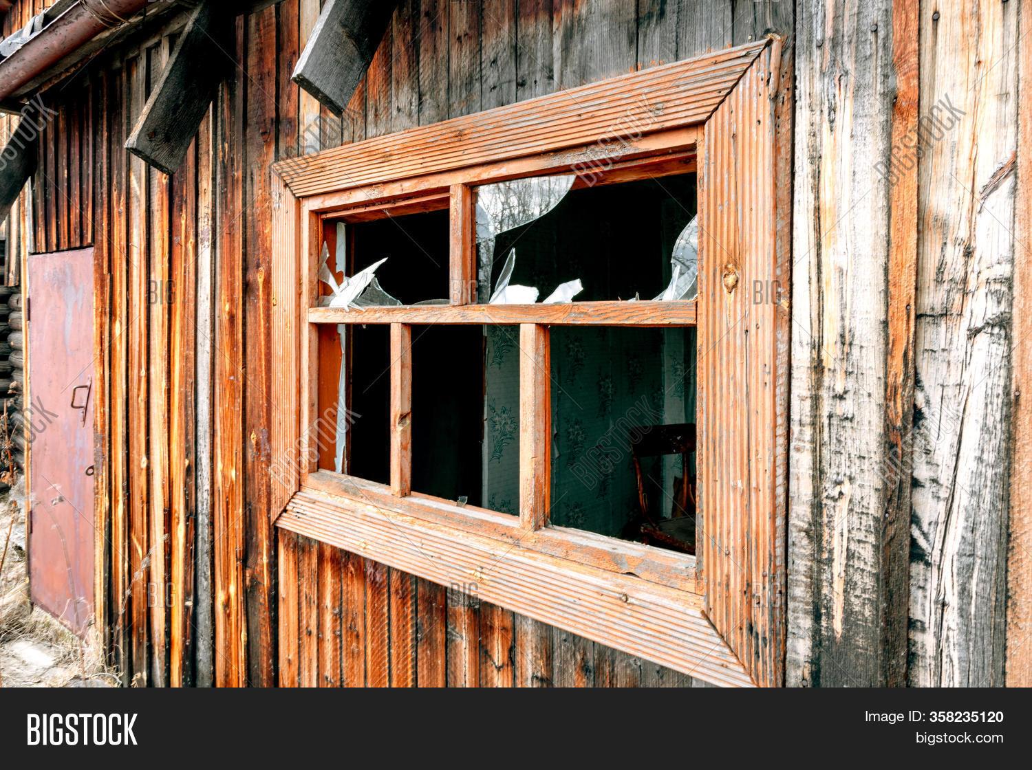 Robbers Smashed Window Image & Photo (Free Trial) | Bigstock