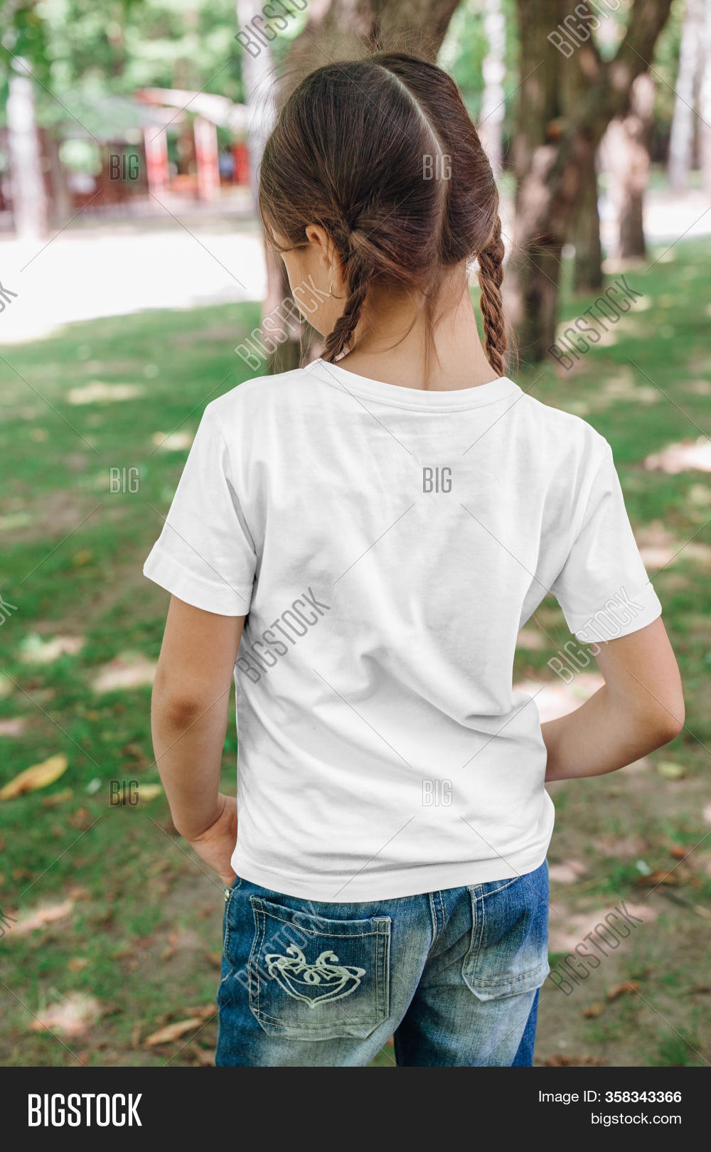 Back Views Little Girl Image & Photo (Free Trial) | Bigstock