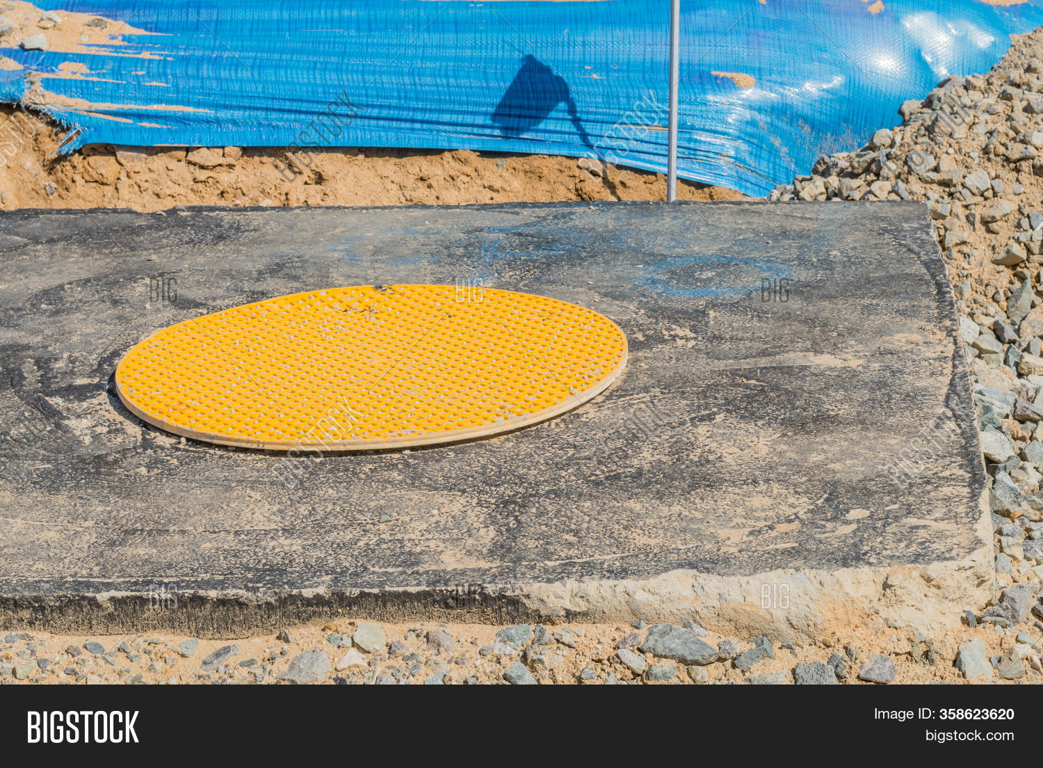 Yellow Manhole Cover Image & Photo (Free Trial) | Bigstock