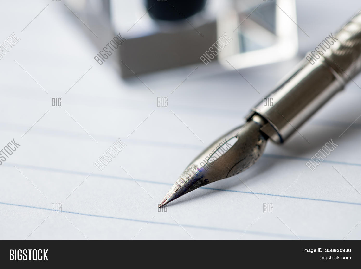 Close- Vintage Ink Pen Image & Photo (Free Trial) | Bigstock
