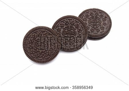 Oreo Biscuits Isolated Image & Photo (Free Trial) | Bigstock