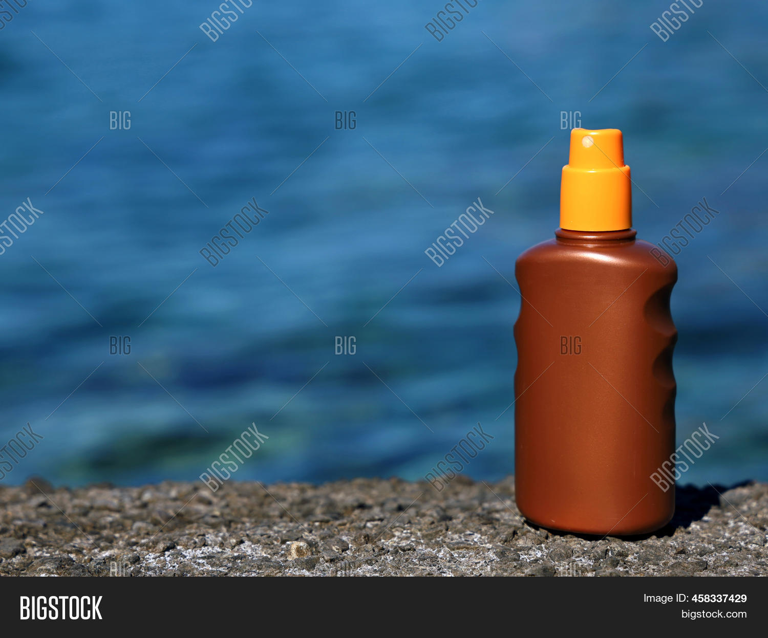 Sunscreen Spray Bottle Image & Photo (Free Trial) | Bigstock