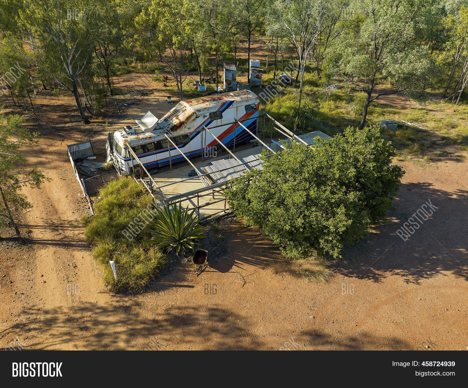 Ancient Old Bus Image & Photo (Free Trial) | Bigstock